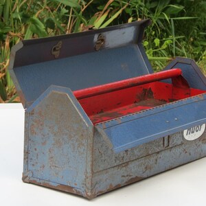 Sensational Old Huot Toolbox Farm Fresh Barn Treasures Sweet Rusty ...