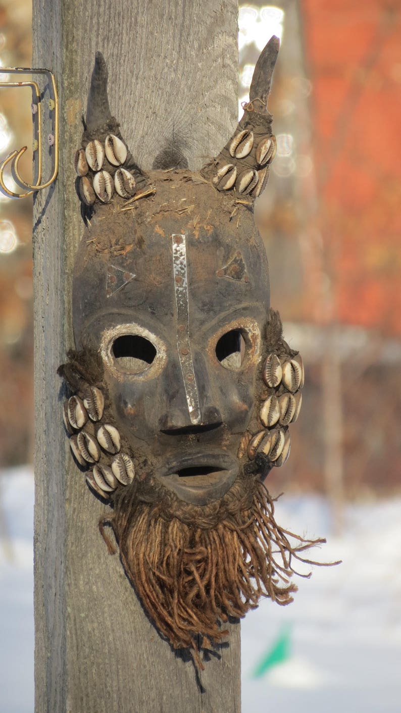 Fantastic Old Dan African Tribal Mask With Encrustation Cowrie Shells ...