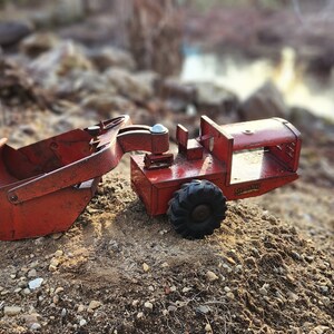 Vintage Red Structo Toys Belly Pan Scraper Old New England Barn ...