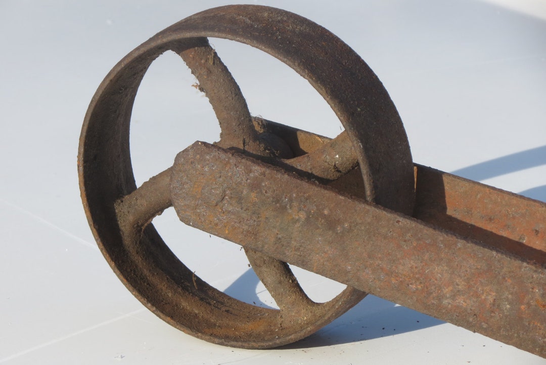 Amazing Antique Rusty Industrial Cast Iron Wheel Farm Fresh Maine Barn ...