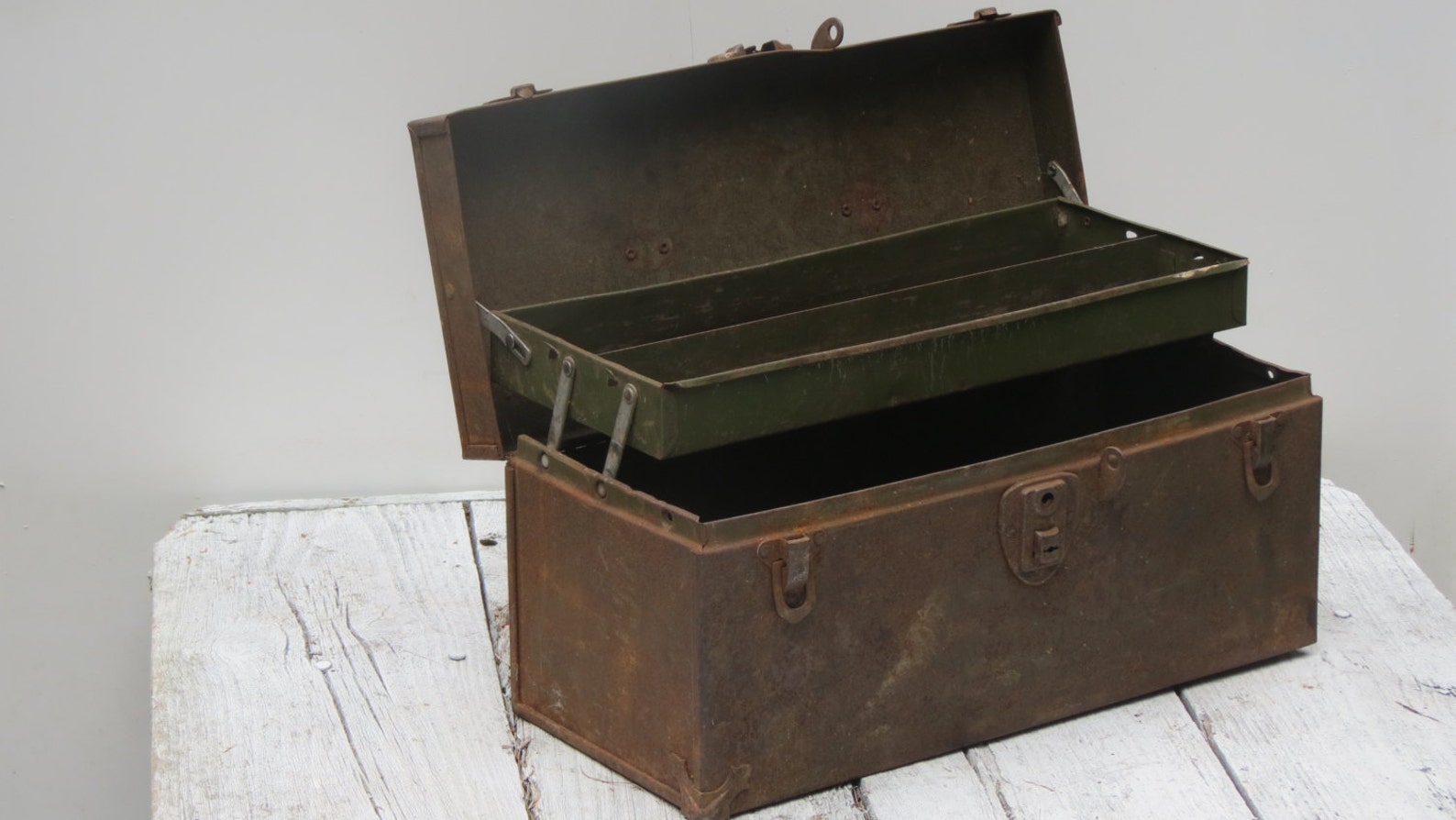 Super Duper Rusty Old Toolbox With Attached Folding Tool Tray and BONUS ...
