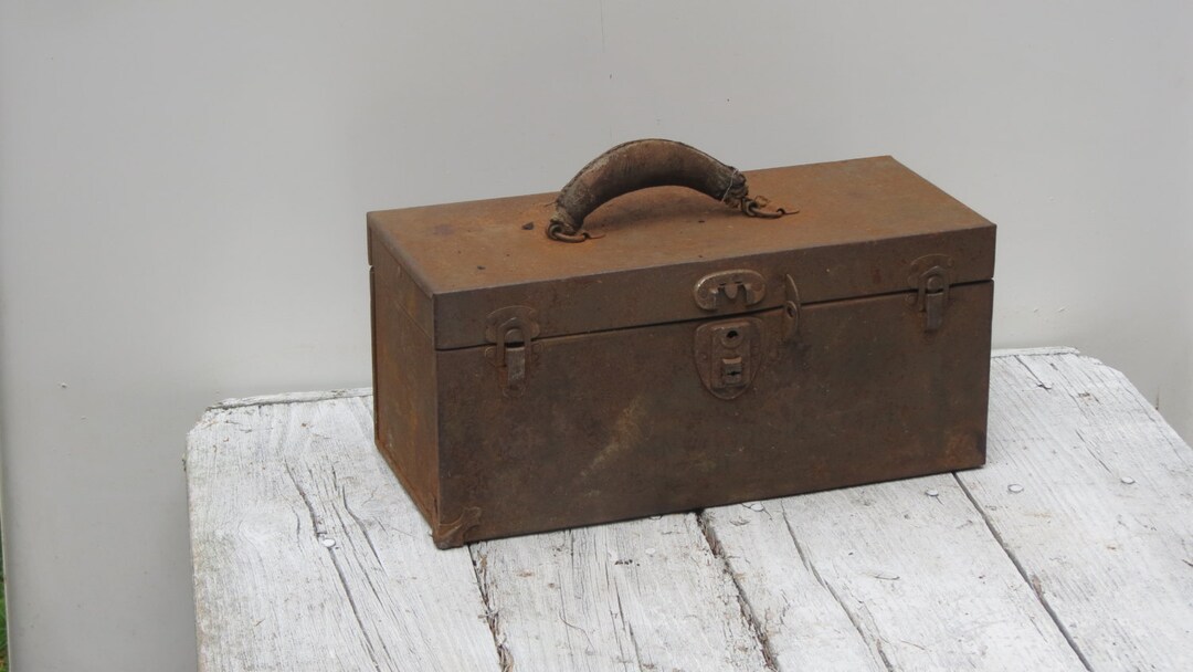 Super Duper Rusty Old Toolbox With Attached Folding Tool Tray and BONUS ...