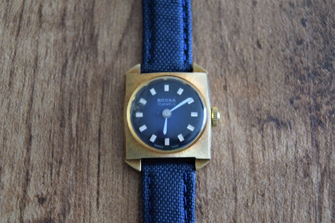 Bifora Vintage Swiss Square Mechanical Women's Watch TREMBLING WATER ...