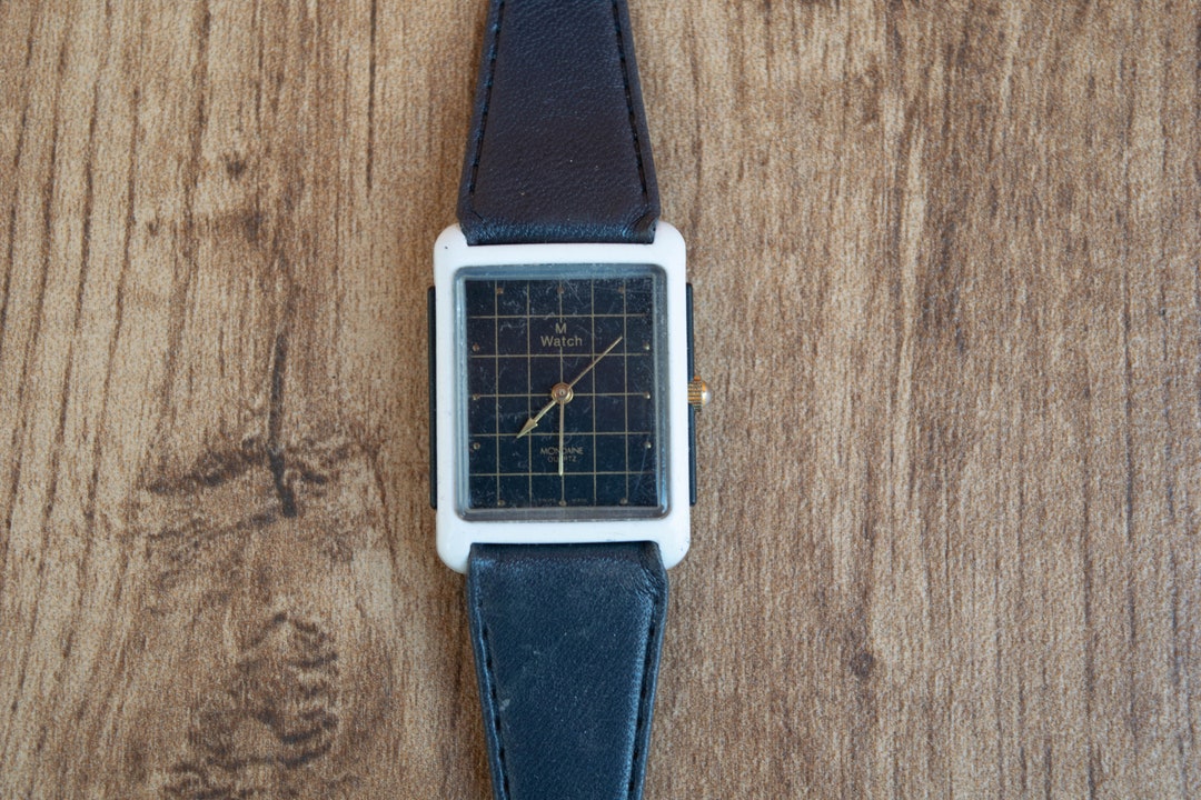 Mondaine Swiss Square Watch ELOQUENT SOUL MATRIX - Etsy