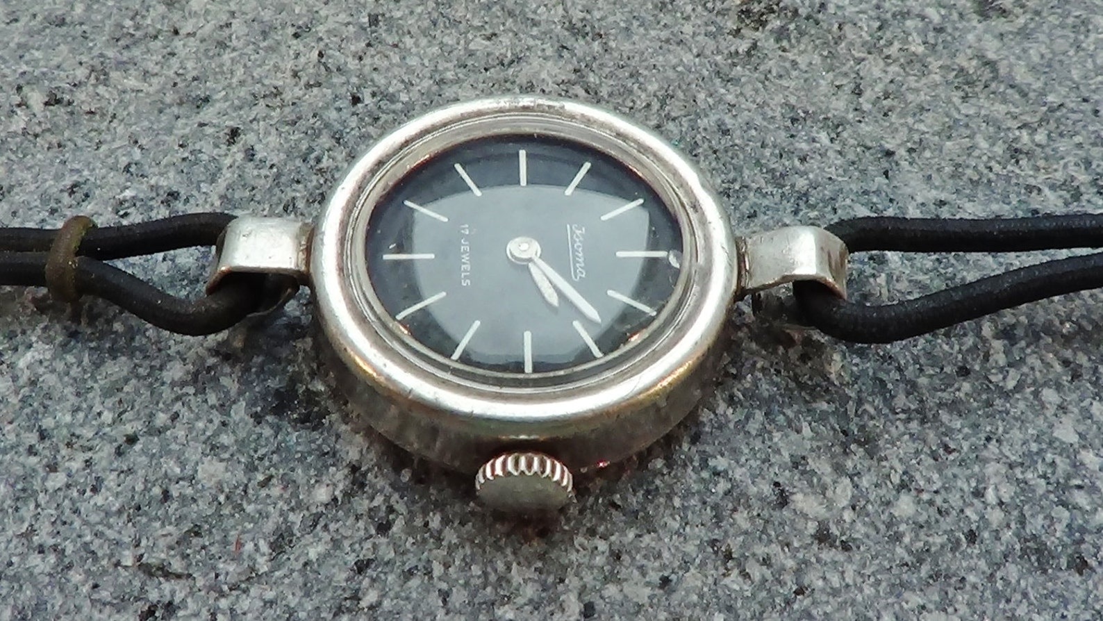 Isoma Swiss SOLID SILVER MOONSPILL | Etsy