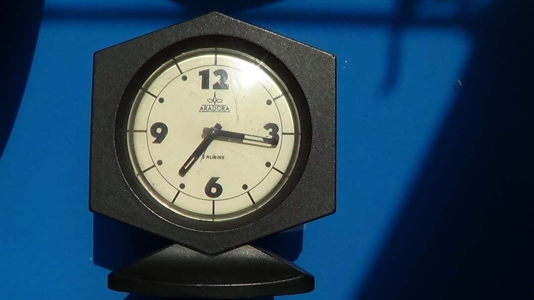 Aradora German KNOCKING on HEAVENS DOOR Mechanical Alarm Clock Art Deco ...