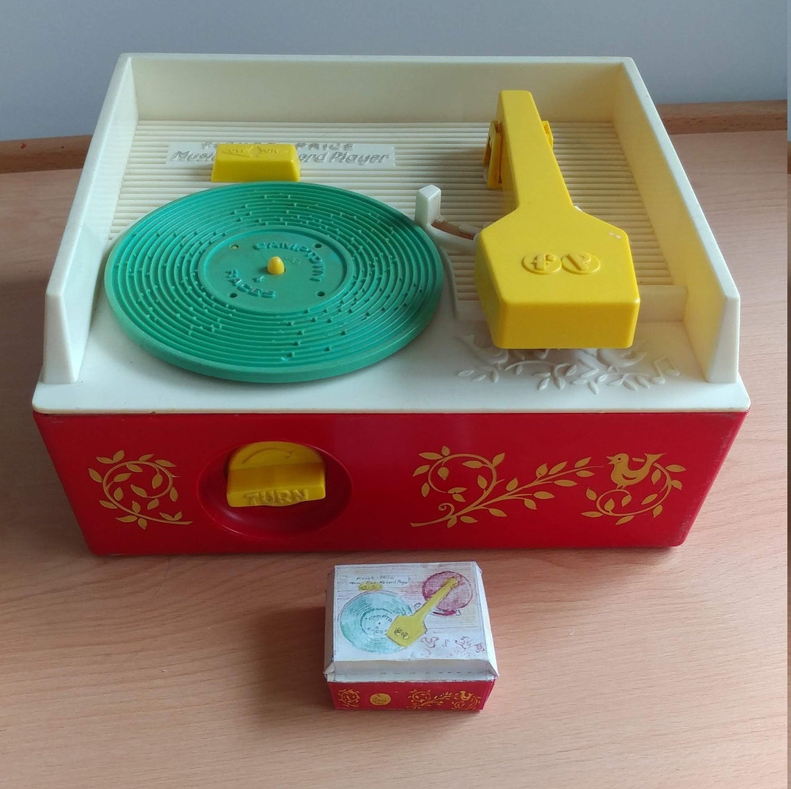 Fisher Price Record Player Music Box Paper Model afdrukbaar - Etsy ...