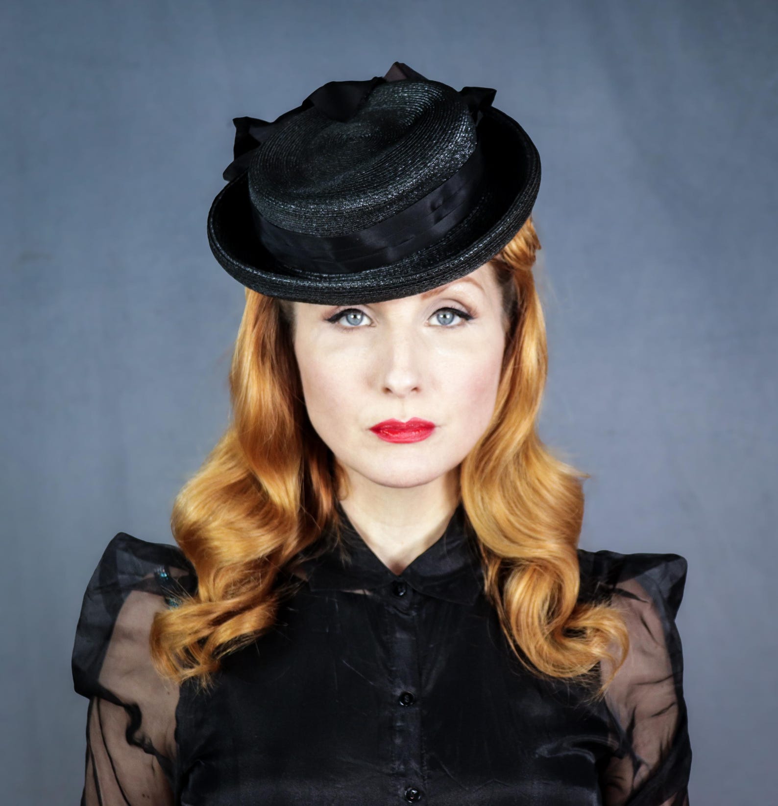 Vintage 1940s Hat / 40s Tilt Hat / Suitor Hat / Balck Straw / Ruffles ...