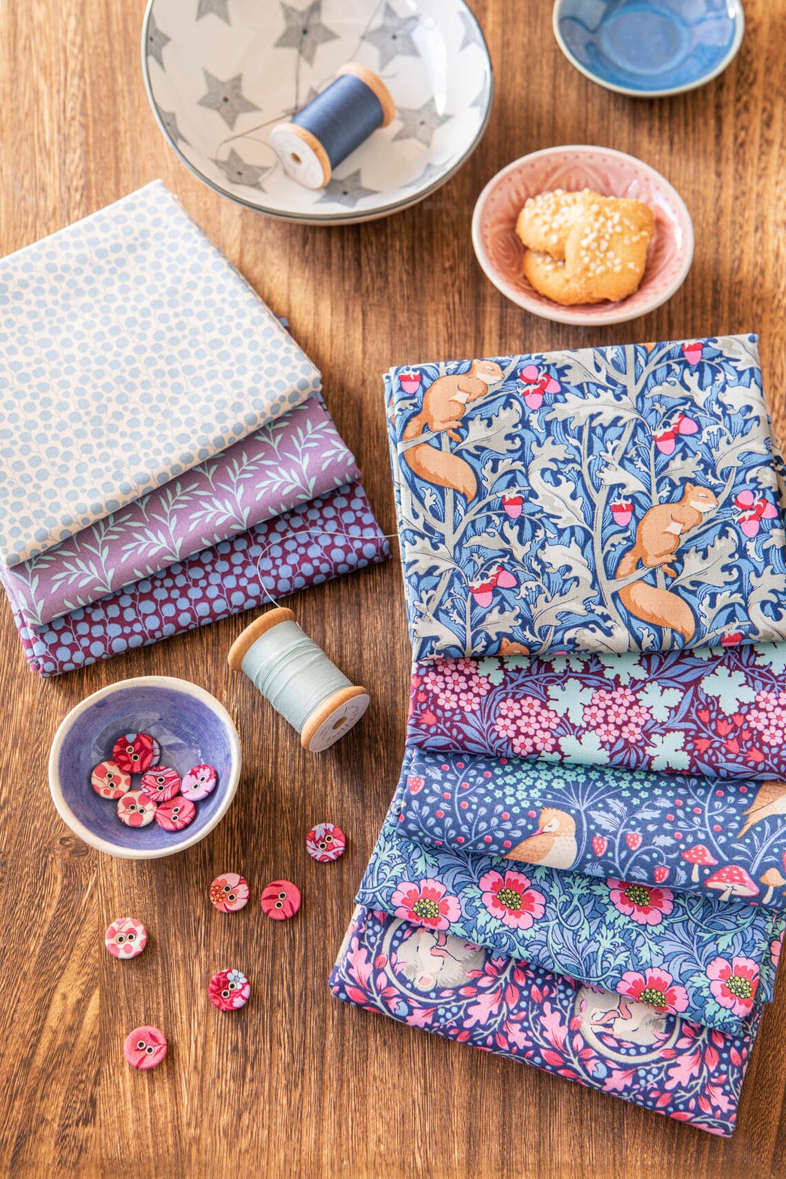 Tilda Hibernation Fabric, Squirrel, Dream, Hibiscus, TIL00530, Tone ...