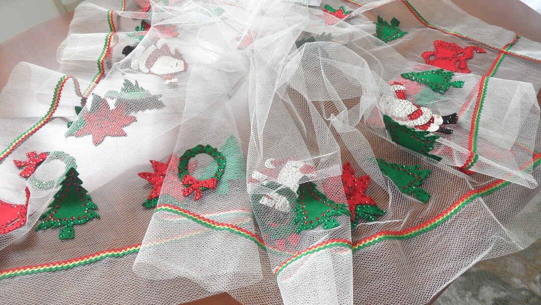 Net Tablecloth W Sequin Felt Appliques / Vintage Christmas Sheer Net ...