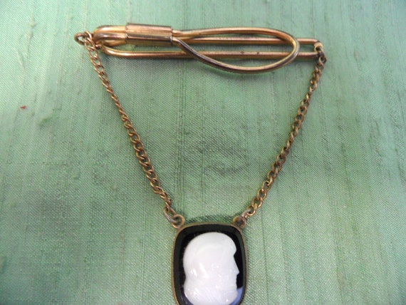 Cameo chain tie bar / vintage faux knight cameo tie c… - Gem
