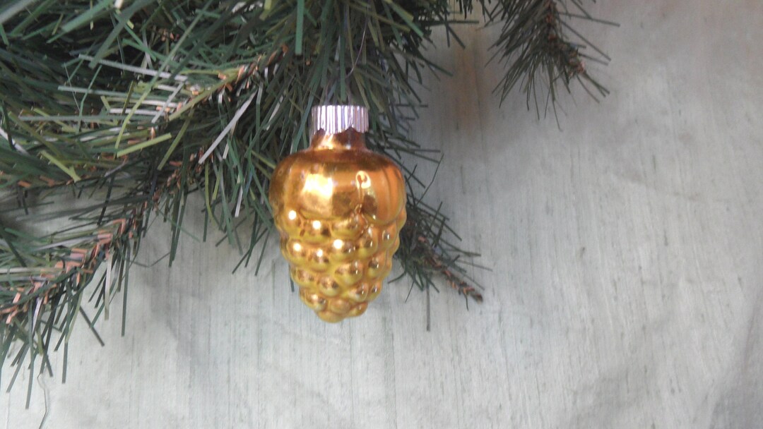 Textured Shiny Brite Glass Tree Grape Bunch Ornament in Gold / Vintage ...
