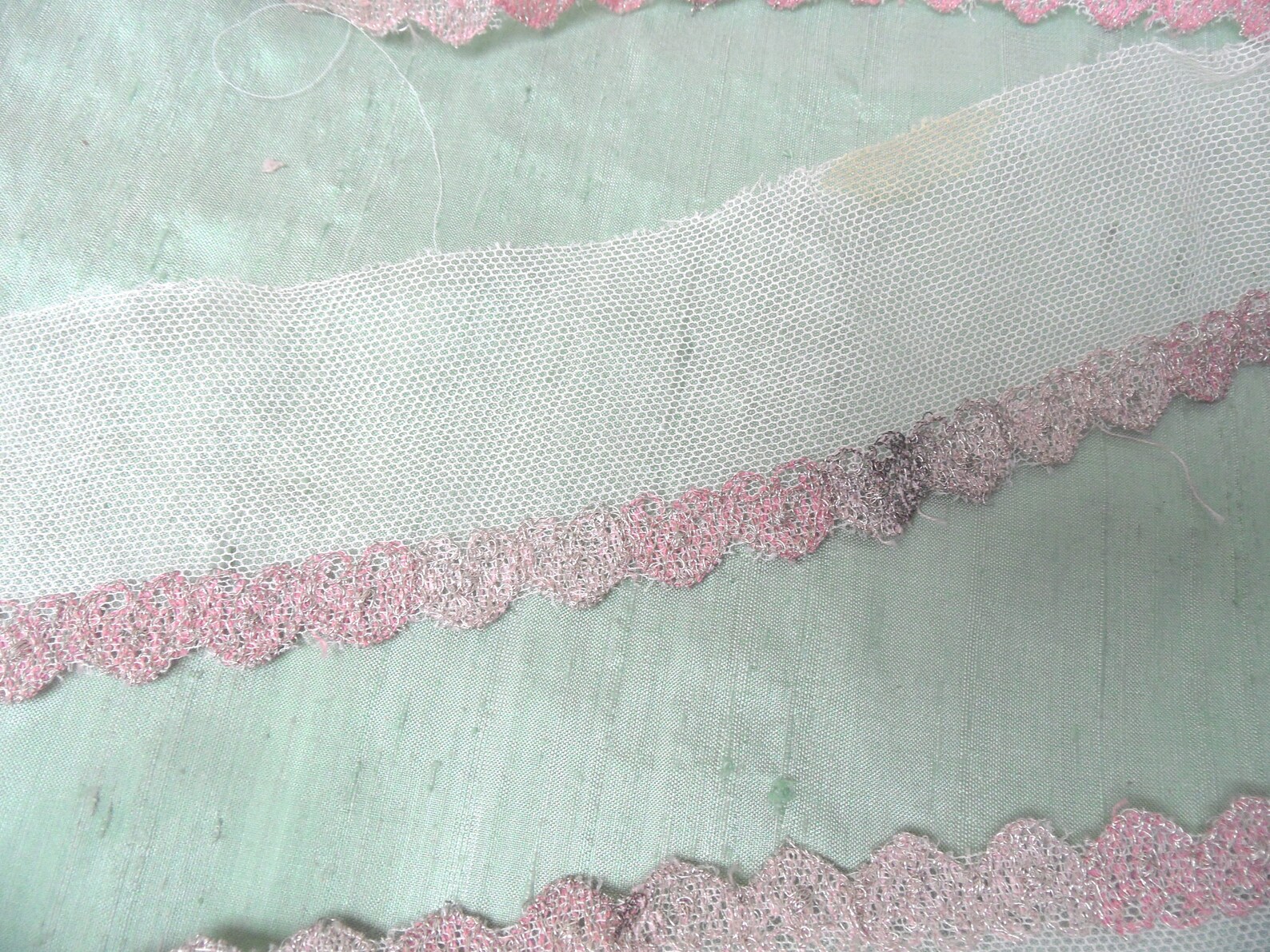 7 Yards of Metallic Silver and Pink Net Lace Edge / Vintage | Etsy