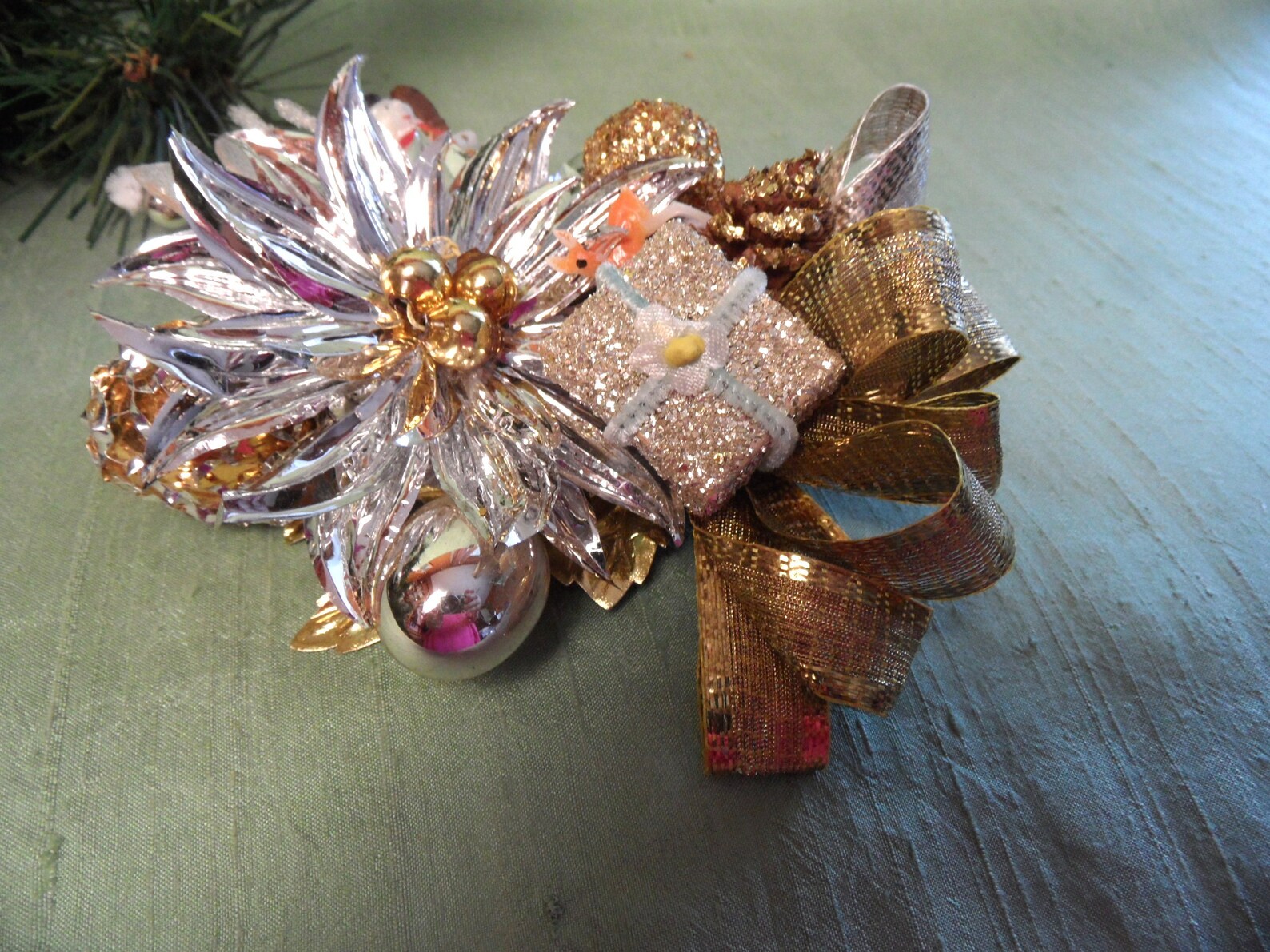 Snowman holiday corsage / vintage style Christmas corsage / | Etsy