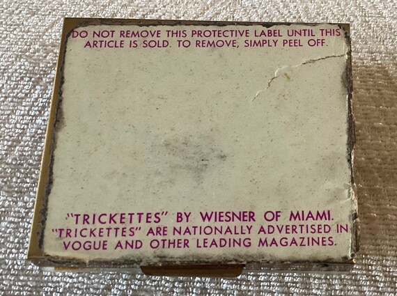 Wiesner of Miami 'Trickettes' powder compact with cus… - Gem