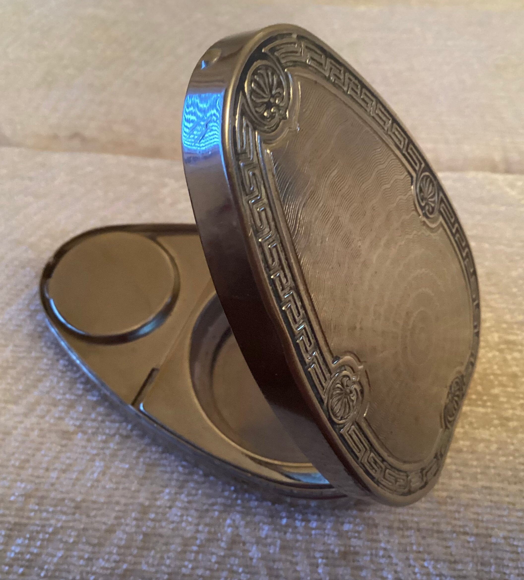 1920's Art Deco Woodworth Karess Arrowhead Compact Double Vanity Powder ...