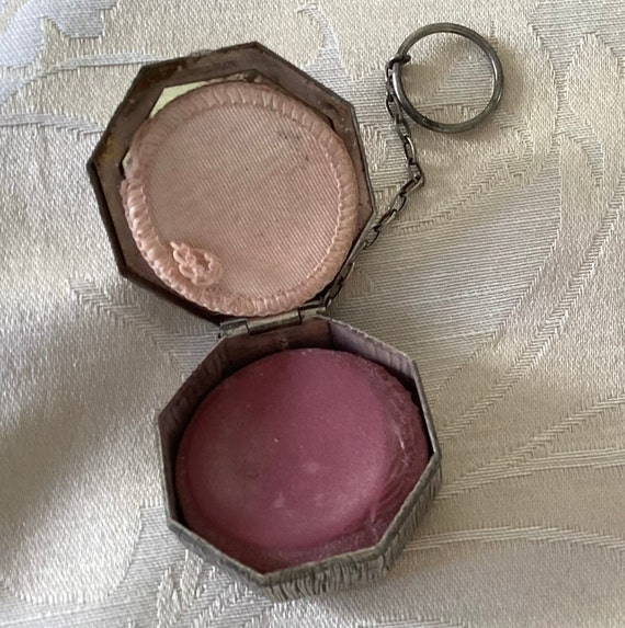 1920's Jonteel finger ring powder compact - Gem