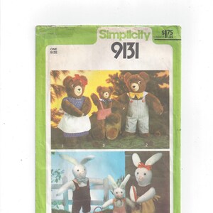 Simplicity 9131 Pattern for Set of Stuffed Animals, Clothes, 2 Size ...