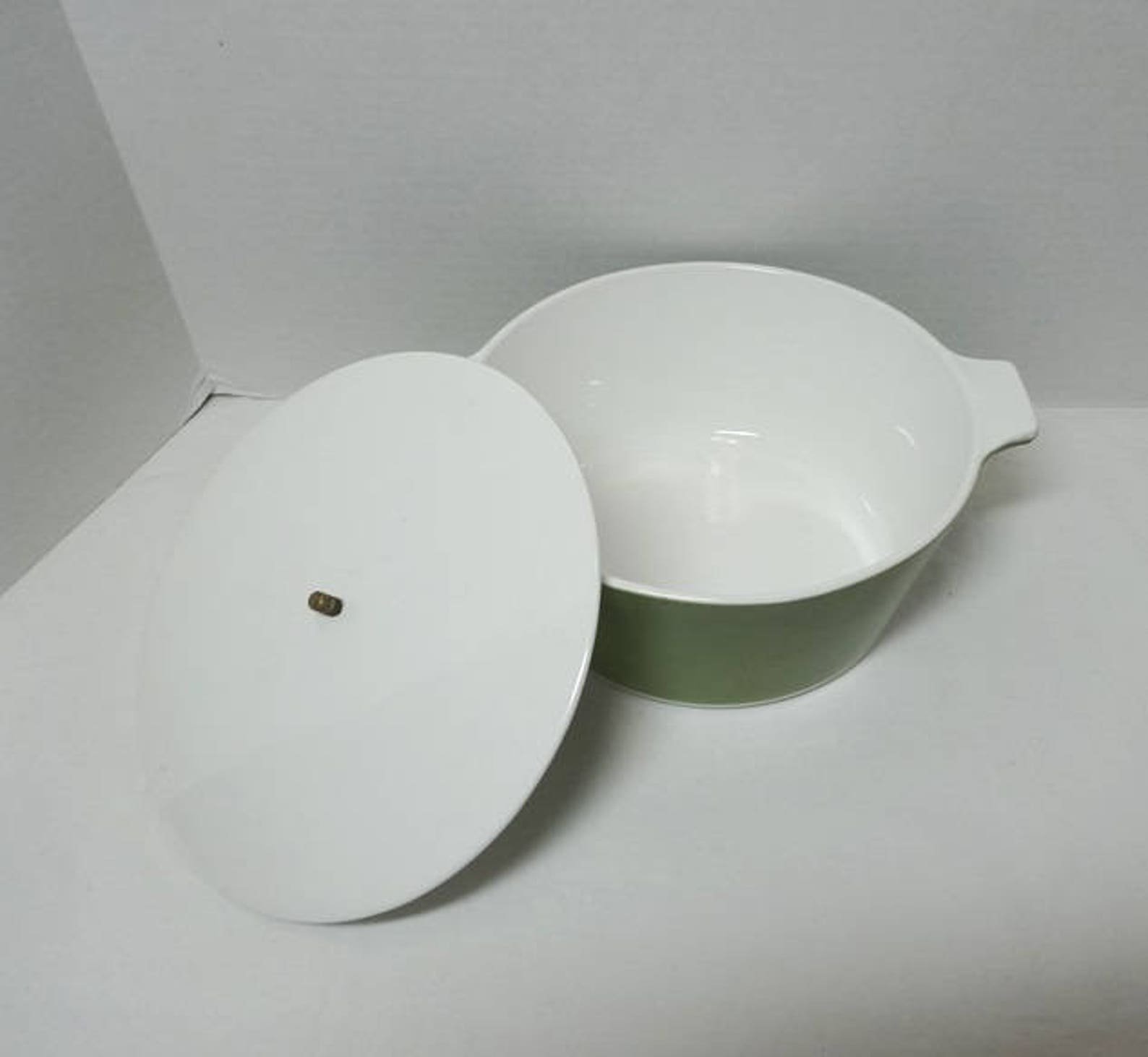 1960s Corning Ware Round Bowl in Avocado Green With Lid - Etsy