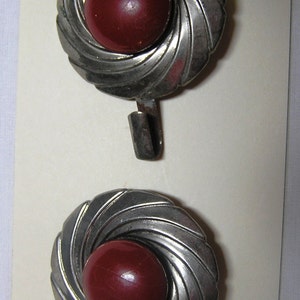 1960s Vintage Metal Swirl Buttons With Red Center and Chain, Set of Two ...