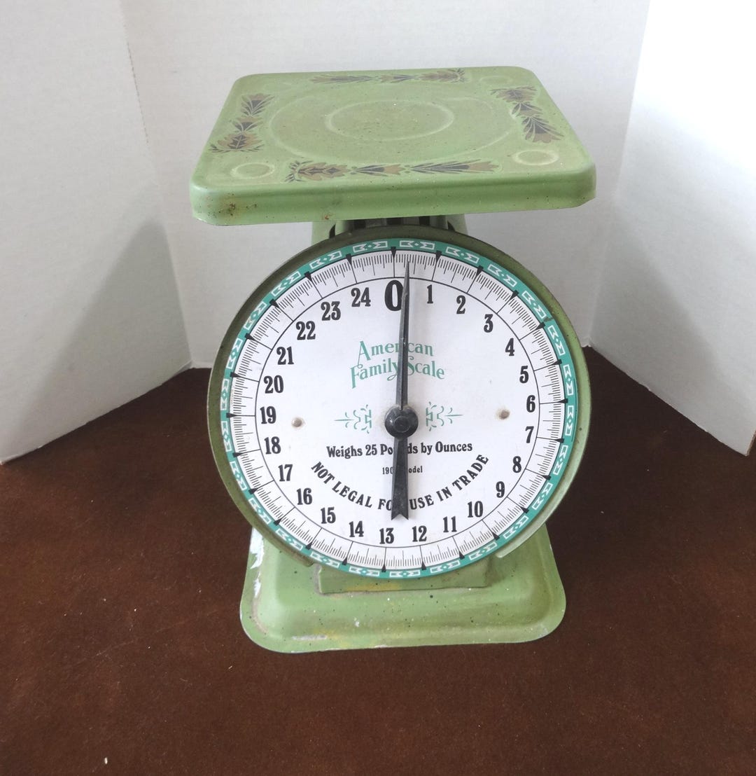 Antique American Family Scale in Olive Green, Weighs up to 25 Pounds ...