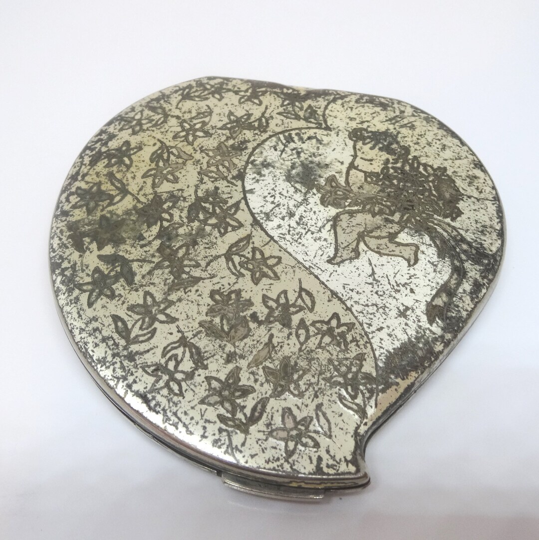 Elgin American Heart Shape Compact From 1940- 1950s, No Mirror, Puff ...