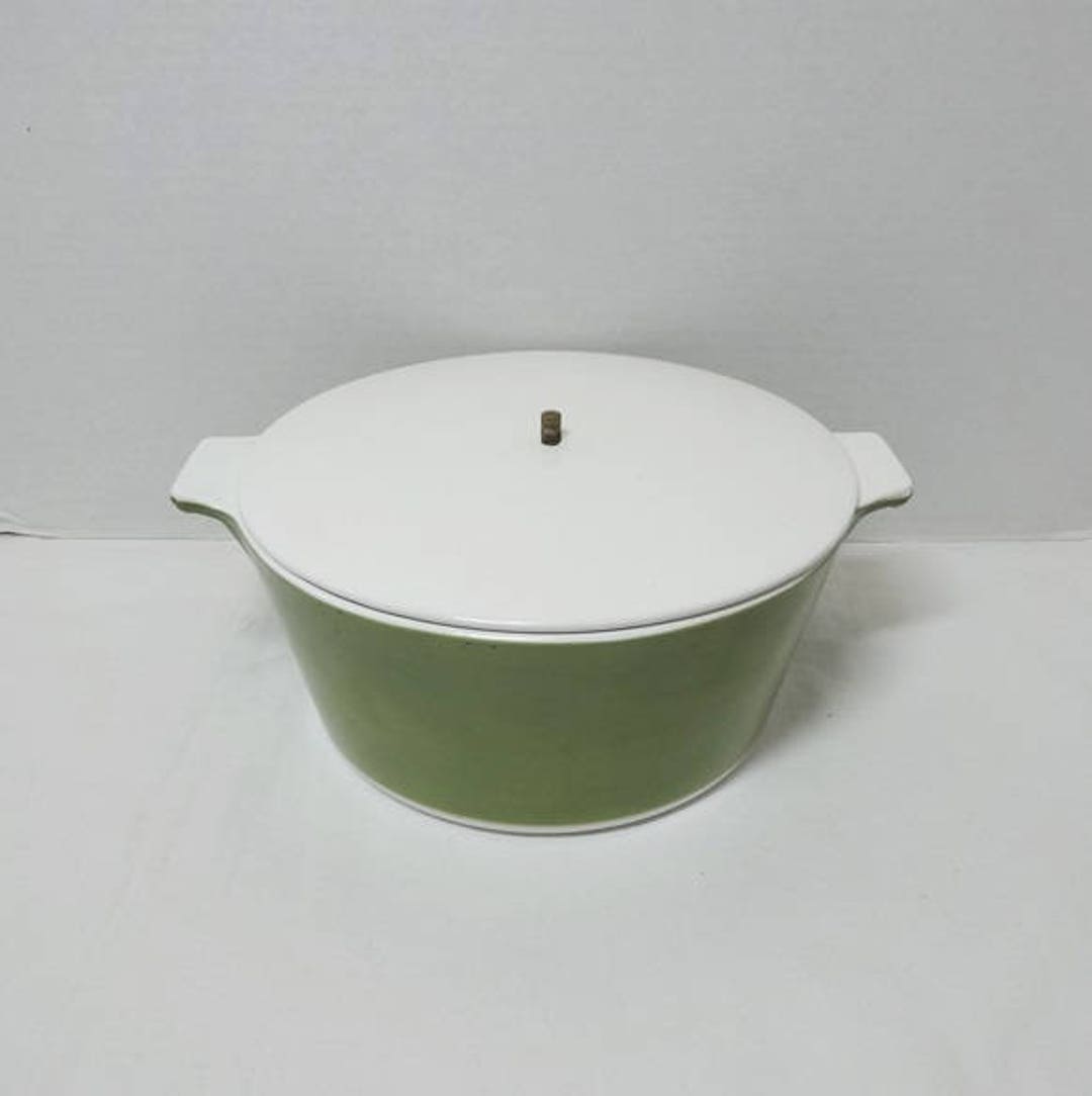 1960s Corning Ware Round Bowl in Avocado Green With Lid, Handles, 1.75 ...