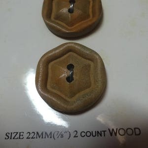 Card of Le Bouton Wood Buttons, Sew Through Style, 7/8 Inch, 2 on Card ...