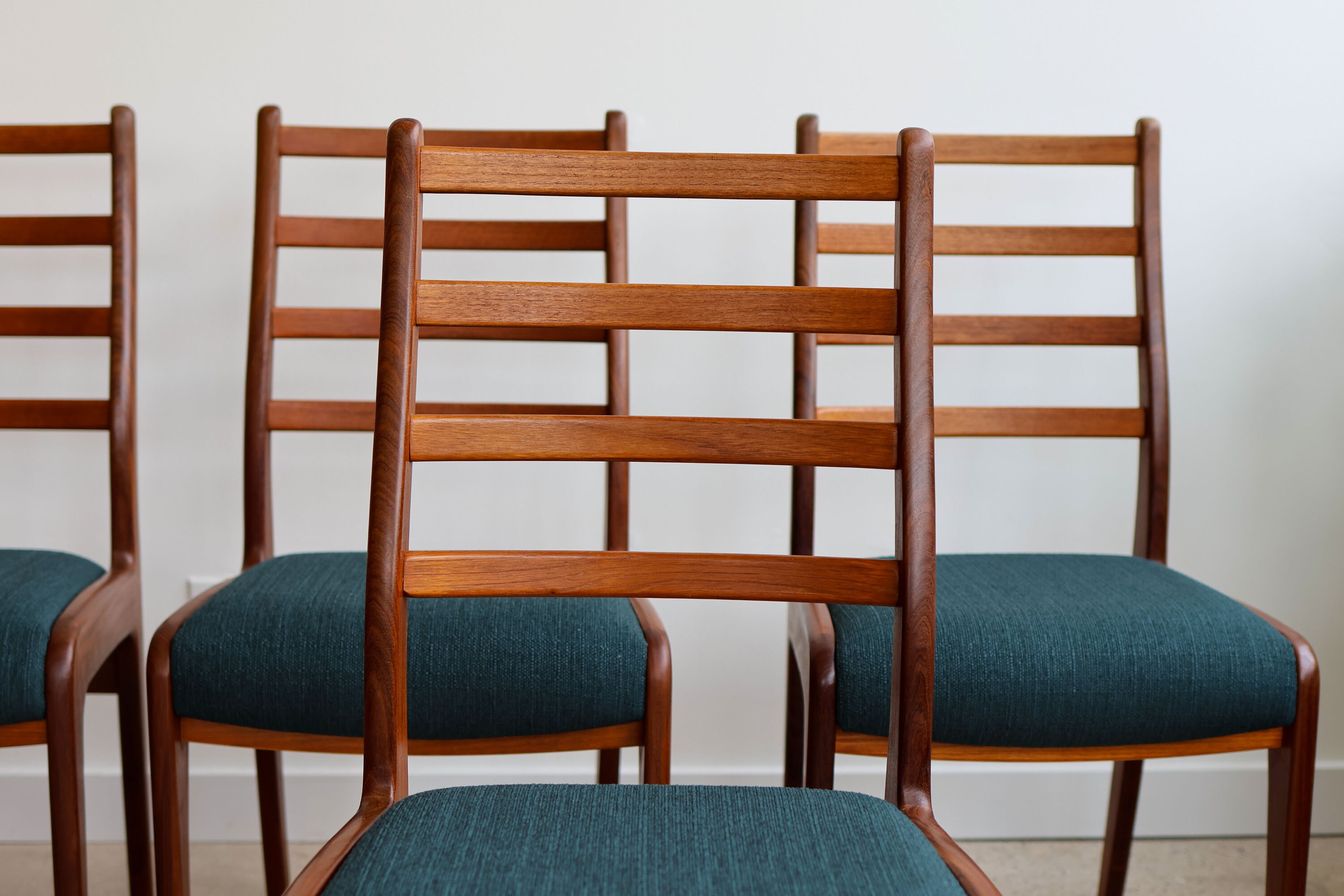 Set of 6 Mid-century Modern Ladderback Dining Chairs - Etsy