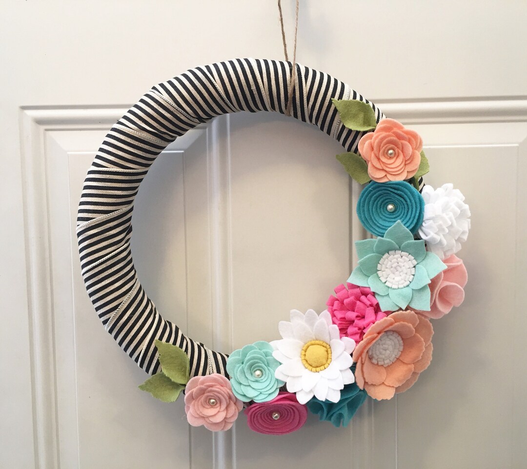 Spring Wreath, Felt Floral Wreath, Felt Flower Wreath, Black and White ...