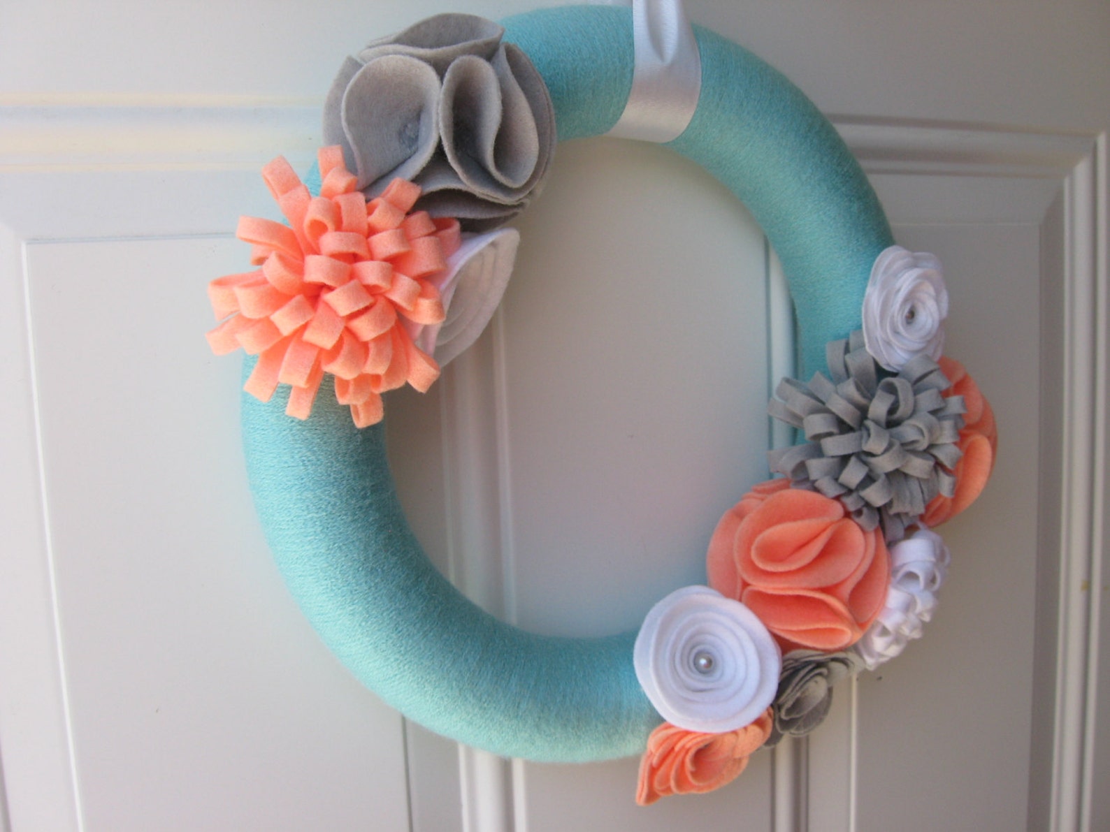 Modern Spring Wreath, Aqua, Coral, Grey and White Yarn Wreath, Door ...