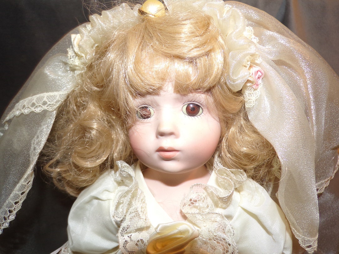 Vintage Heirloom Treasure Doll Happyland Porcelain Wedding / Bride Doll ...