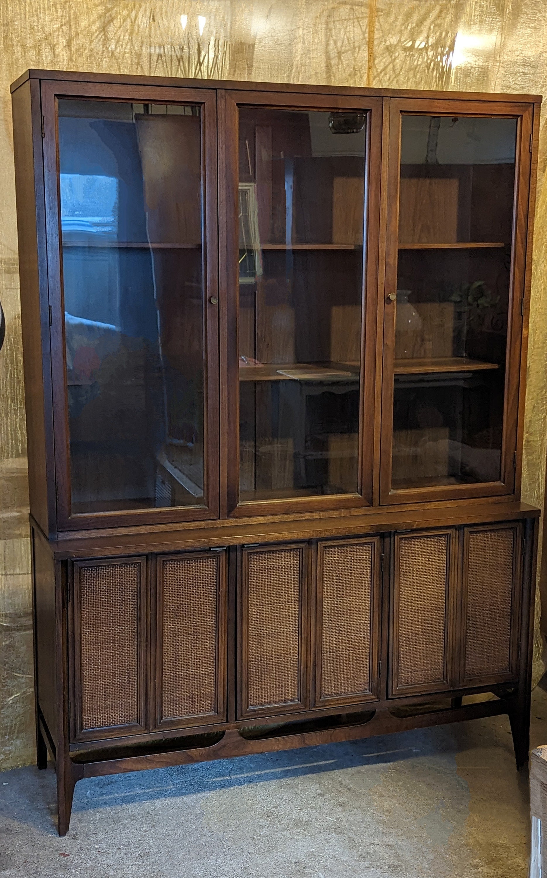 Mid Century Modern China Cabinet by America of Martinsville - Etsy