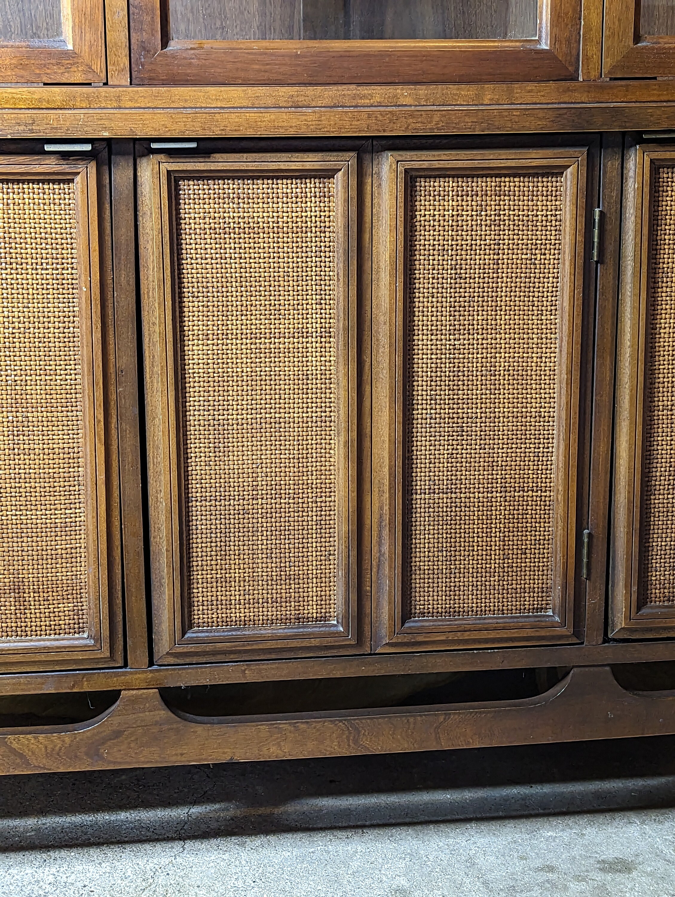 Mid Century Modern China Cabinet by America of Martinsville - Etsy