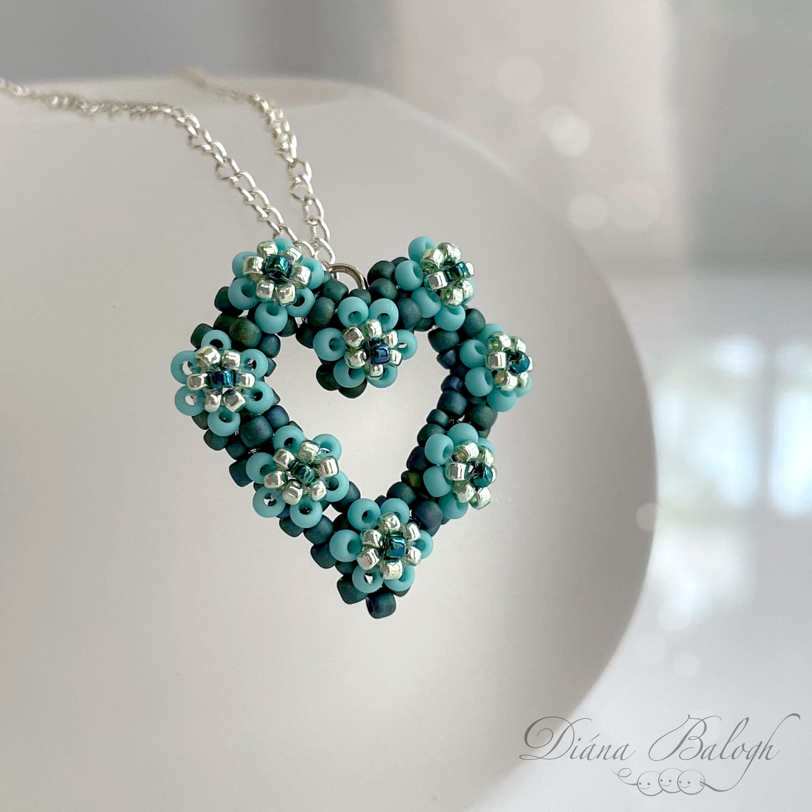 Flower Heart Pendant Beading Pattern and Tutorial, Beaded Daisy Heart ...