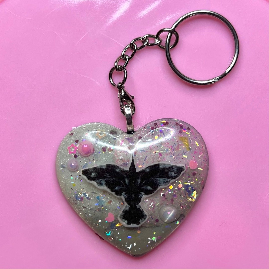 The Crow Inspired Resin Heart Keychain - Etsy