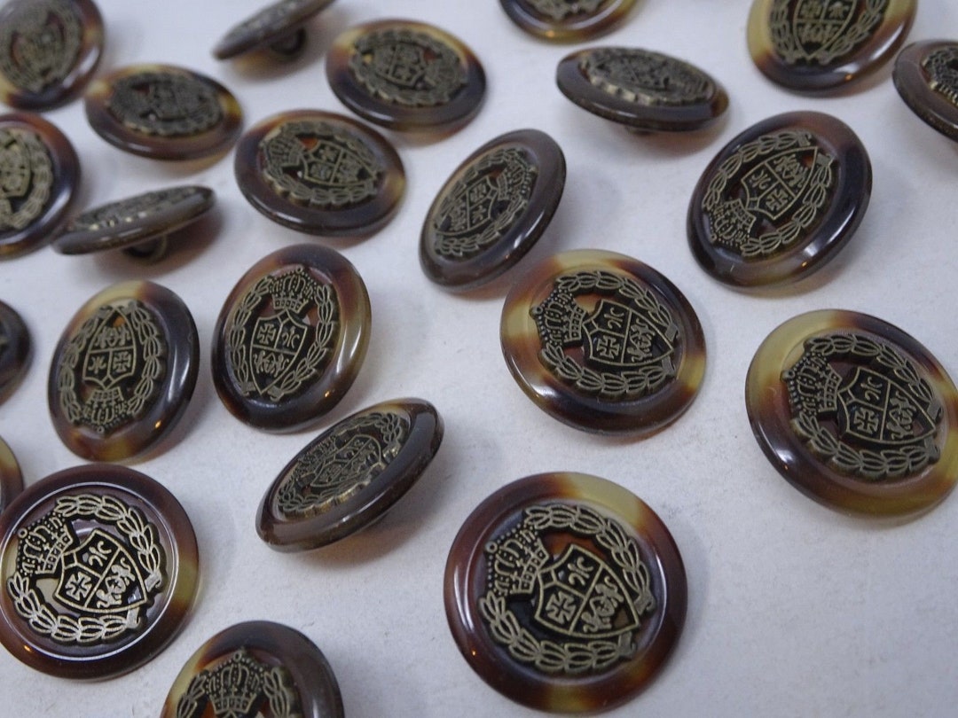 Vintage Opaque Marbled Crown Royal Emblem Shank Buttons 20mm Lot of 6 ...
