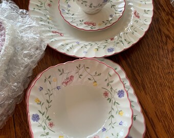 Vintage Johnson Brothers Summer Chintz Dinner Plates Made in England ...