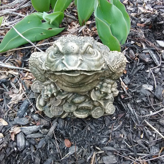 Bully the Money Toad Statue - Etsy