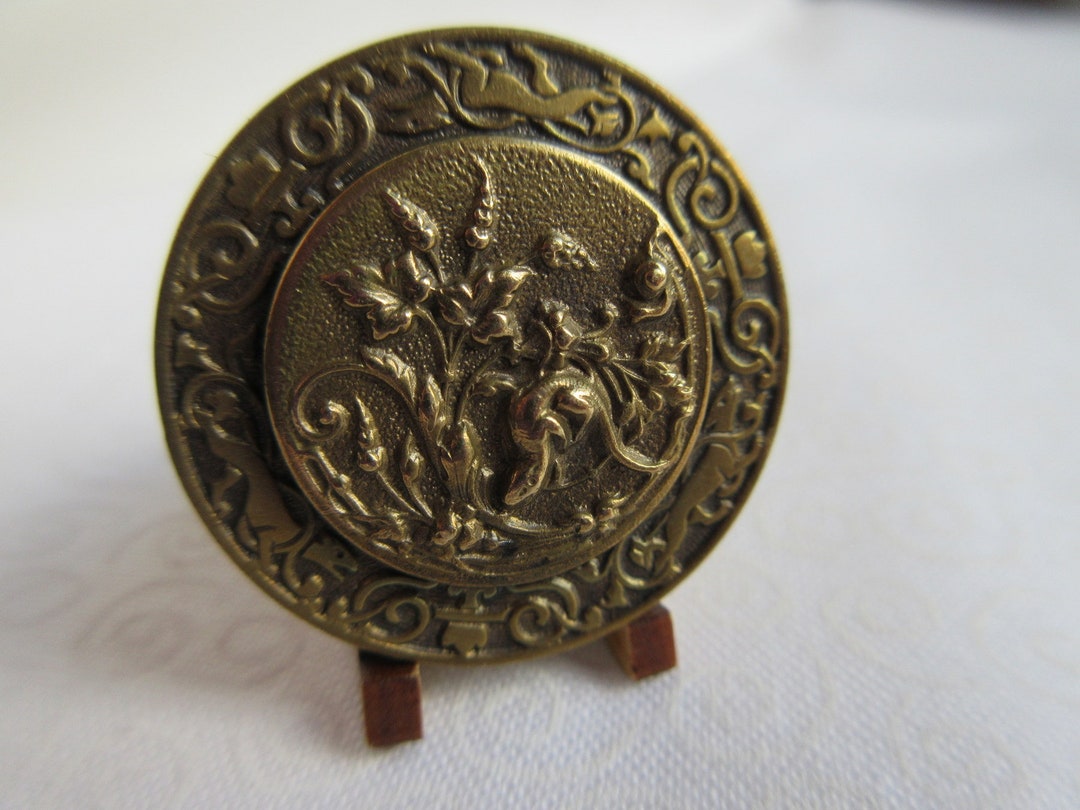 0434 Lovely Deposé Paris AP&C Lizard Among Plants With Striking Animal ...