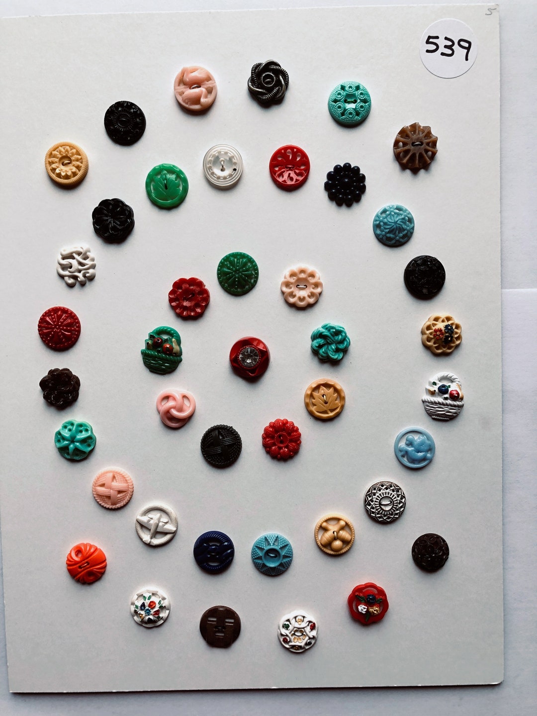 0942 - Card of 42 NBS 1940-50 PIERCED Dress Buttons, Sizes 5/8" - 3/4 ...