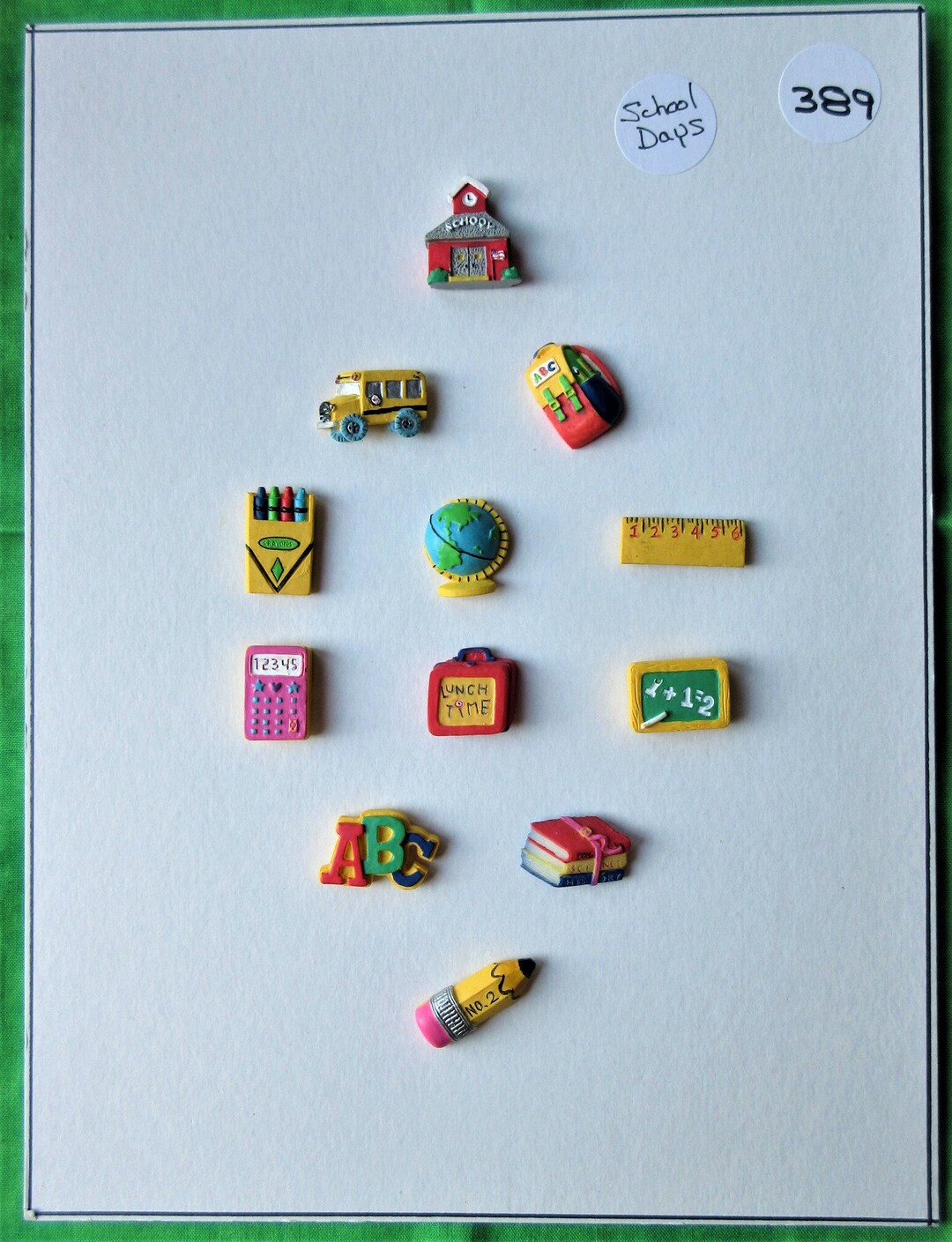0761 - Collector Card of 12 SCHOOL DAYS Buttons: Bus, Crayons, World ...