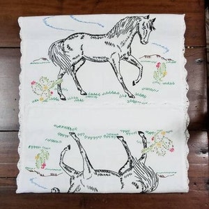 Linen Horse Table Runner Equestrian Decor - Etsy