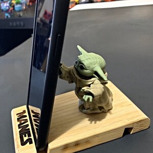 The Baby, Baby Alien, the Baby Child Phone Stand With Free Engraving ...