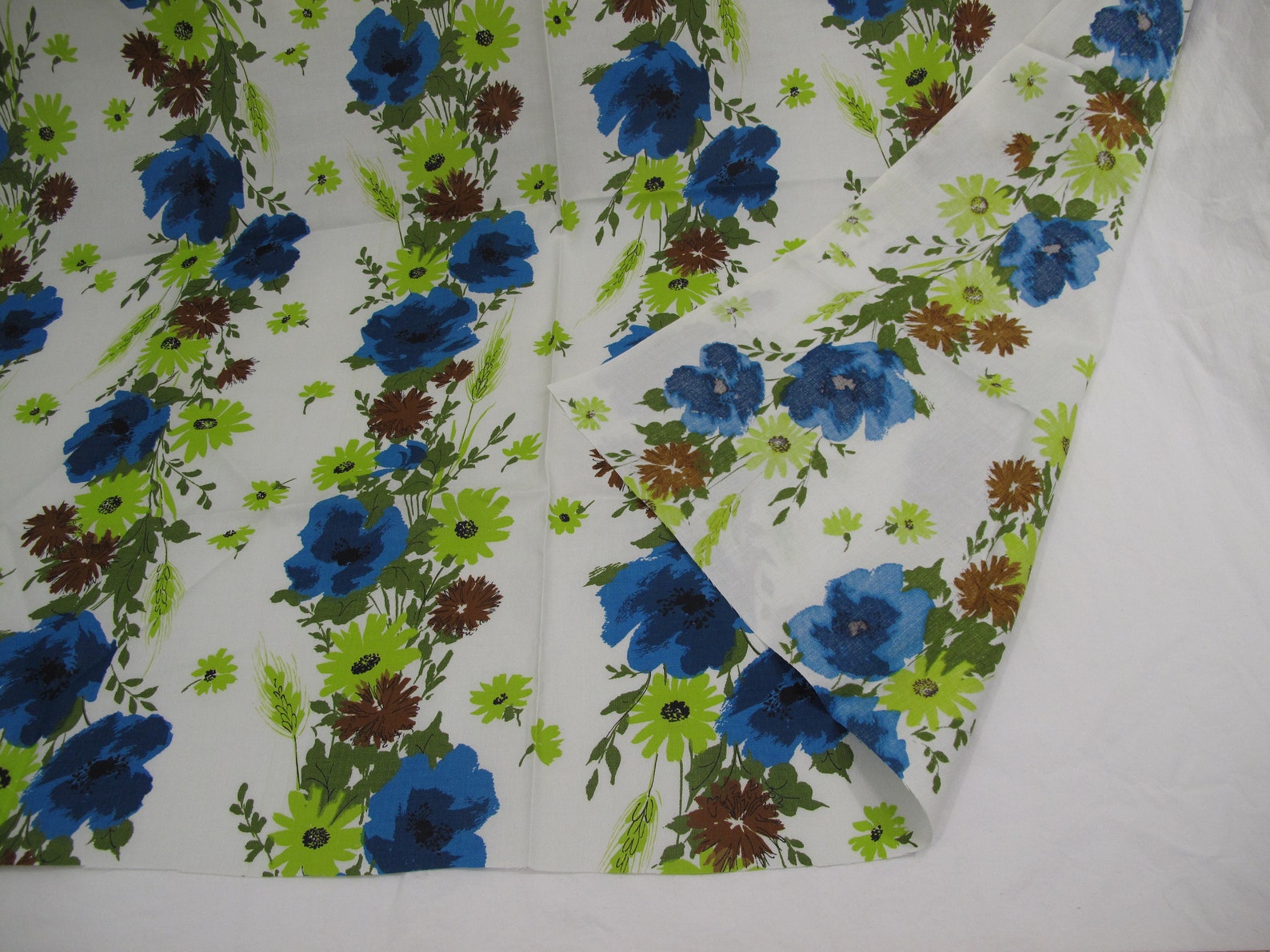 A Bates Print Blue Floral Fabric~~~3 1/3 Yards (120")~~~1960's-1970's ...