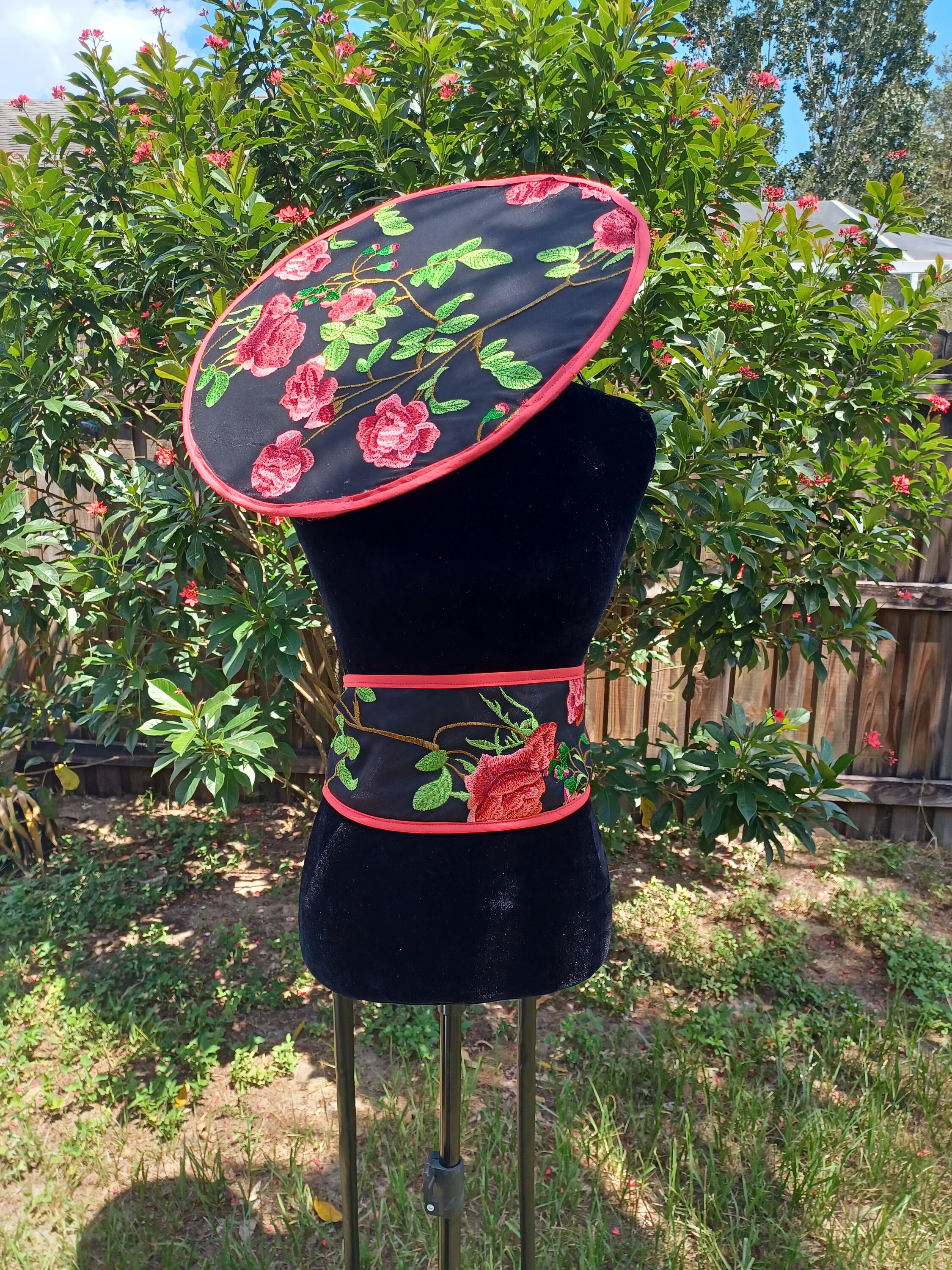 LARGE ROUND FASCINATOR Hat-17inches Round African Flat Hat Fascinator ...