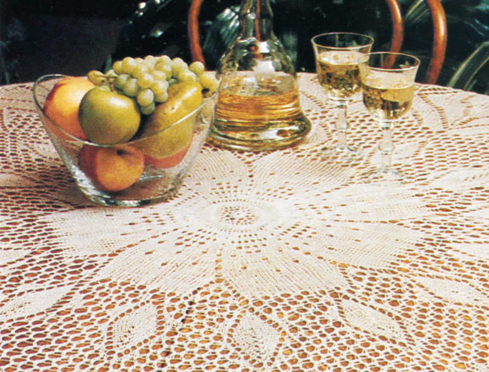 Large Round Knit Tablecloth Pattern Beautiful Heirloom Design Home ...