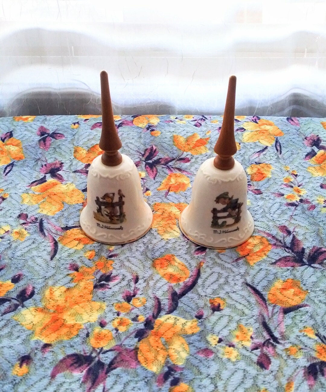 Porcelain Hummel Bells Retreat to Safety and Feathered Friends M.I ...