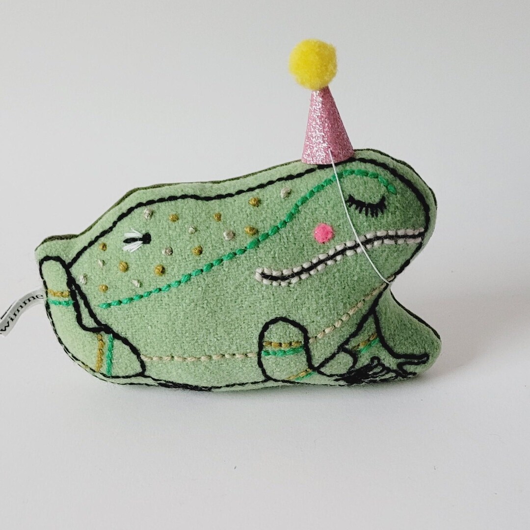 Green Embroidered Frog, Textile Frog, Green Wool Frog, Amphibian, Pale ...