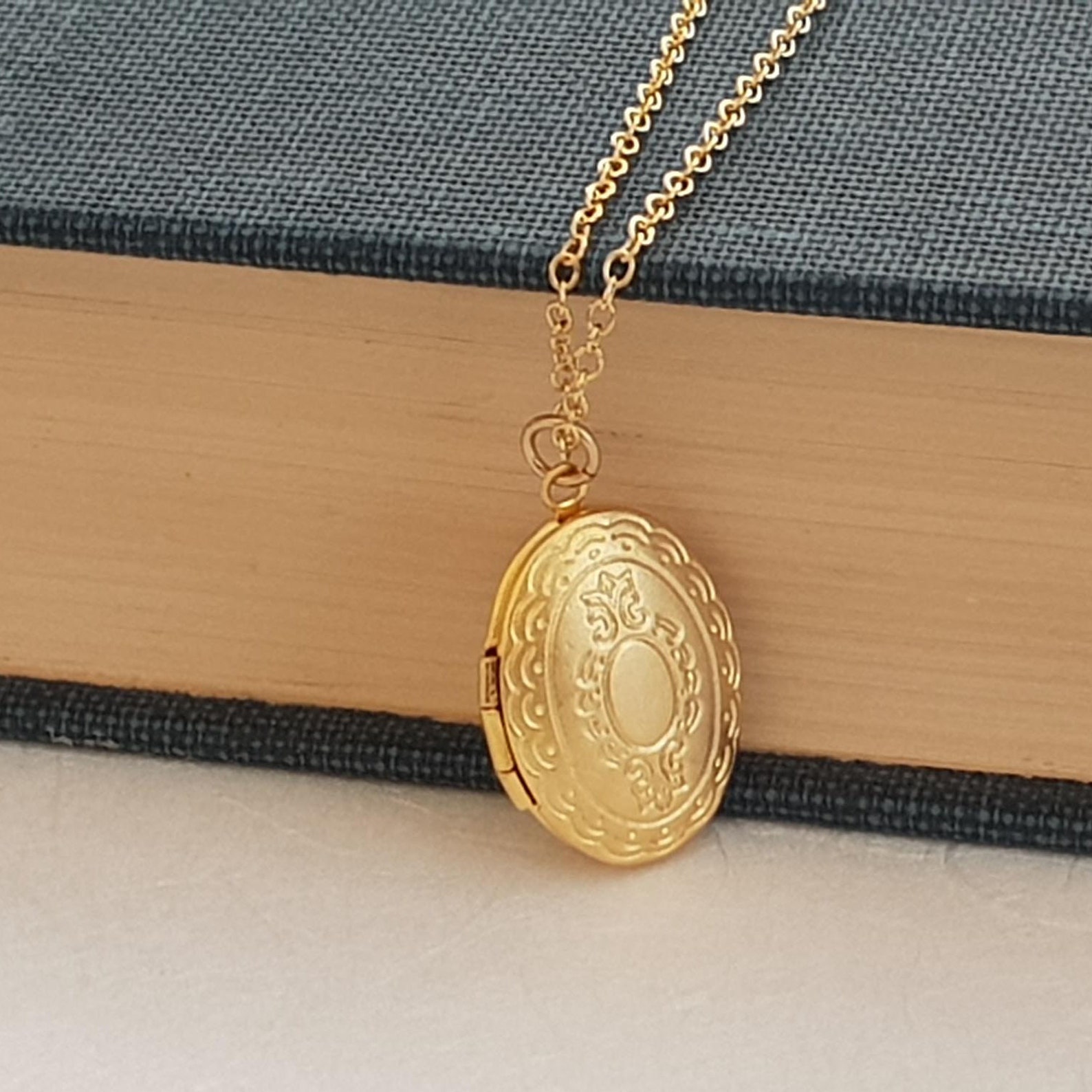 Gold Long Locket Necklace Vintage Jewelry Medallion Photo | Etsy